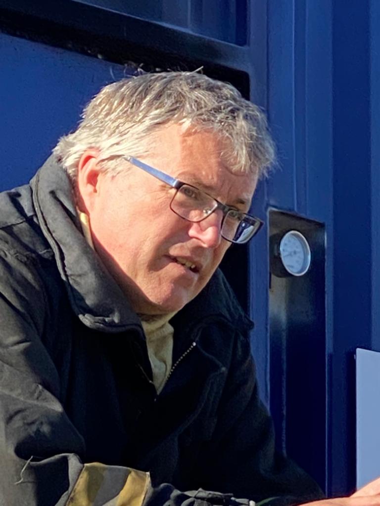 Mitarbeiter FireTrainer 112 mobile Brandsimulationsanlage